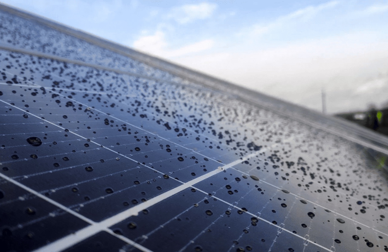 Panneaux pluvio-voltaïques : la pluie devient source d’énergie – Penser ...